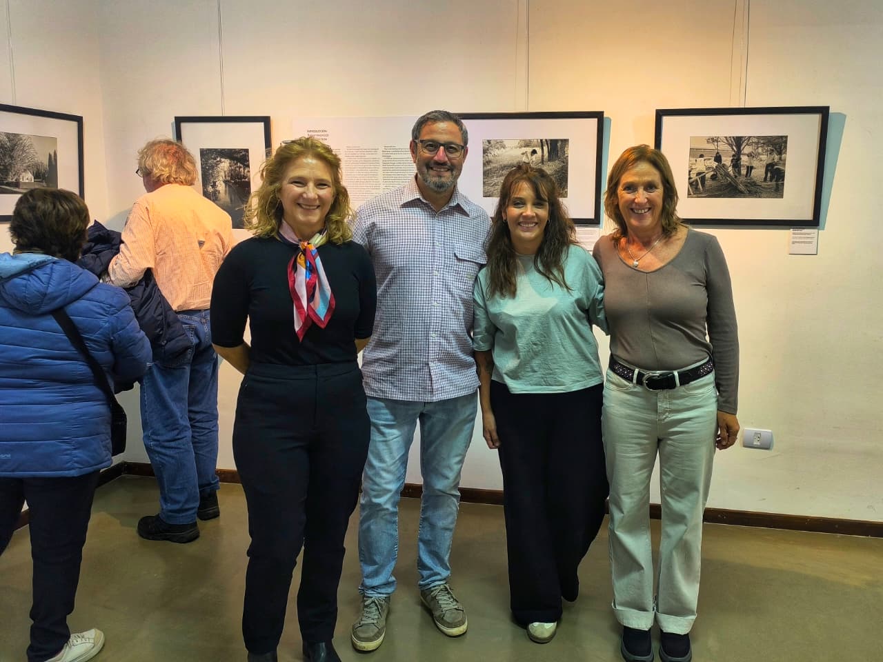 Inauguraron en Trevelin una muestra fotográfica sobre la colonización ...